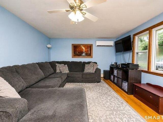house with 2 bedroom, Bristol CT ES104920167