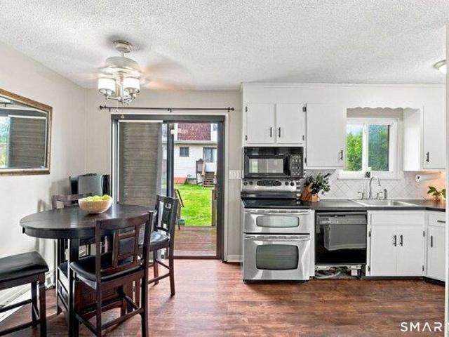 house with 2 bedroom, Bristol CT ES105206171