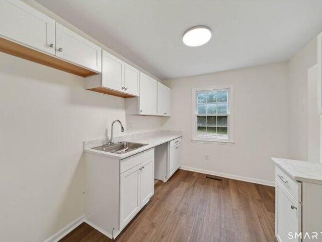 house with 2 bedroom, Bristol CT ES105232634