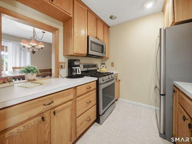 house with 2 bedroom, Bristol CT ES103886608