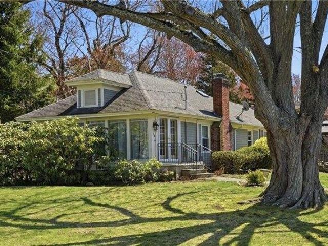 house with 2 bedroom, Bristol RI DLS101573652