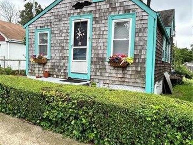 house with 2 bedroom, Bristol RI DS104374402