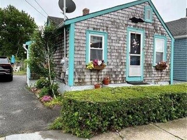 house with 2 bedroom, Bristol RI ES104152394
