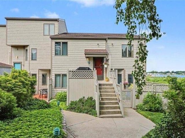 house with 2 bedroom, Bristol RI ES105092450