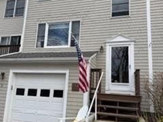 house with 2 bedroom, Bristol RI ES105116396