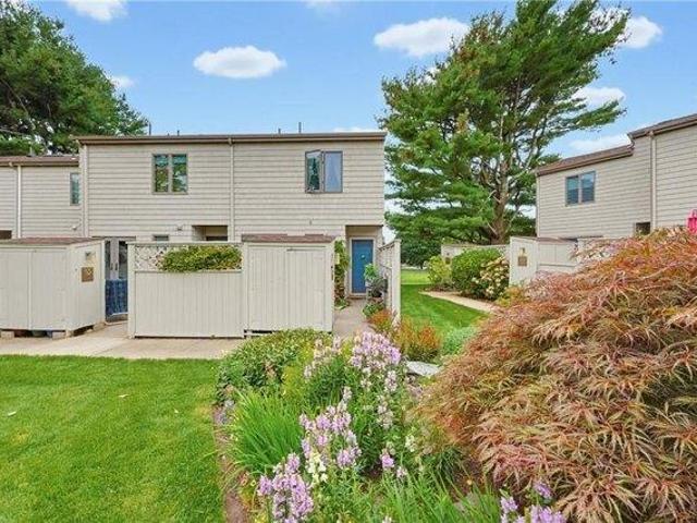 house with 2 bedroom, Bristol RI ES105230919