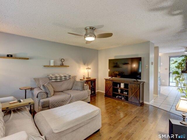 house with 2 bedroom, Burlington CT DS104008567