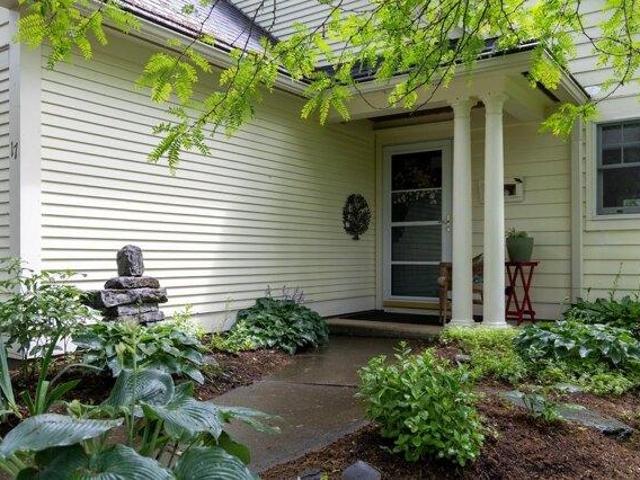 house with 2 bedroom, Burlington VT DS104295629