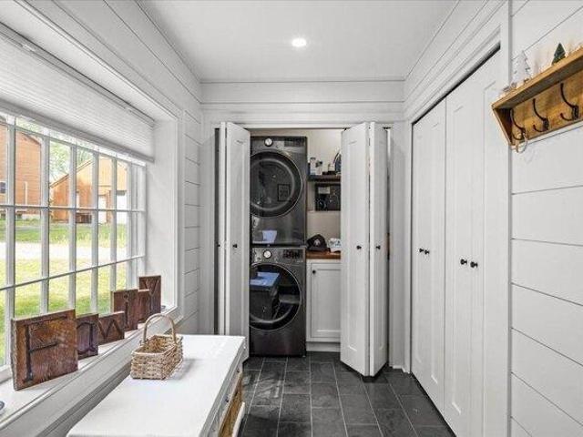 house with 2 bedroom, Burlington VT ES104513733