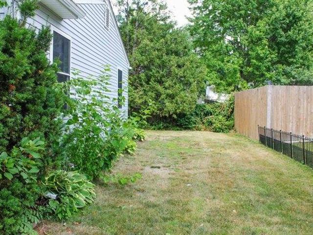 house with 2 bedroom, Burlington VT ES105116375