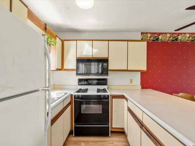 house with 2 bedroom, Burlington VT ES105113538