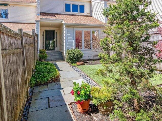 house with 2 bedroom, Burlington VT ES103070568