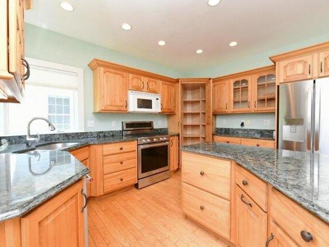 house with 2 bedroom, Buzzards Bay MA ES103250064