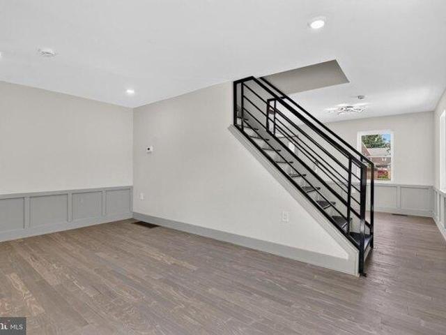 house with 2 bedroom, Camden NJ ES105176260
