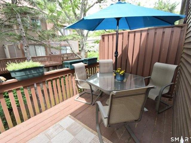 house with 2 bedroom, Canton CT ES104571783