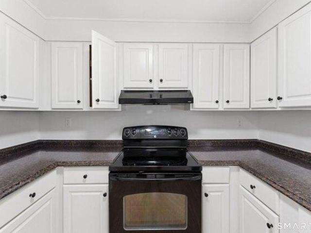 house with 2 bedroom, Canton CT ES104606726
