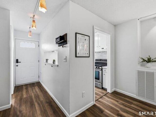 house with 2 bedroom, Canton CT ES105141538