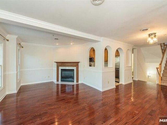 house with 2 bedroom, Caldwell NJ DS102827213