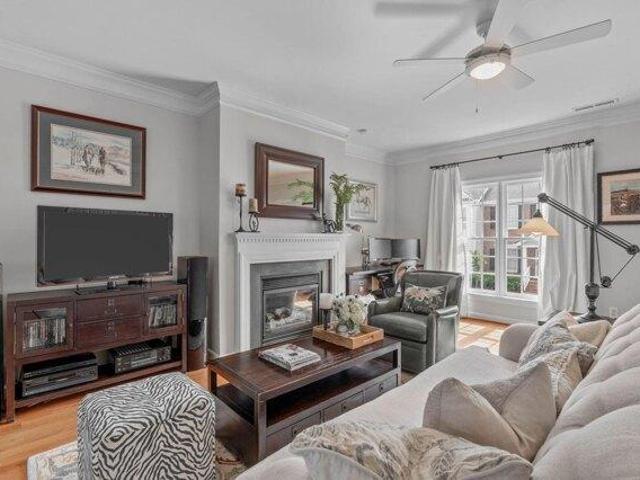house with 2 bedroom, Cary NC ES104907574