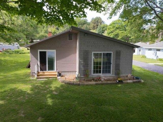 house with 2 bedroom, Castleton VT DS102562843