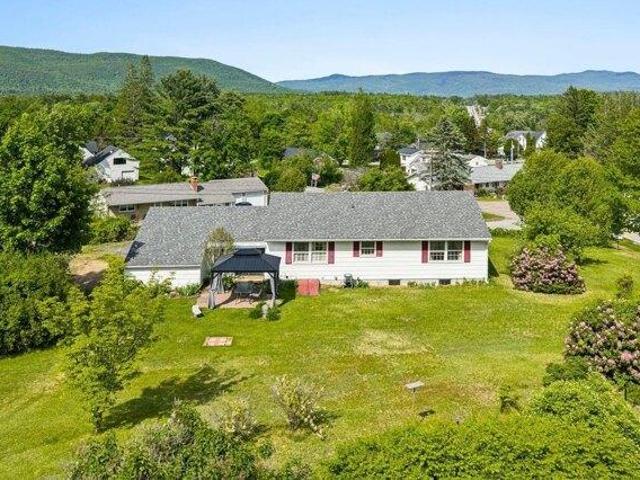 house with 2 bedroom, Center Harbor NH DS103222572