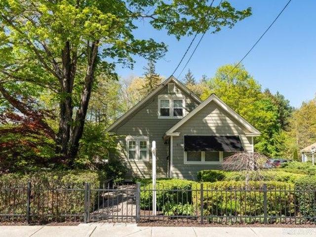 house with 2 bedroom, Chester CT DS103159158