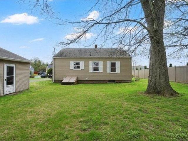 house with 2 bedroom, Chicopee MA DS101856617