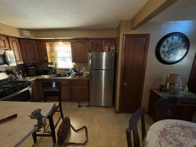 house with 2 bedroom, Chicopee MA DS103184788