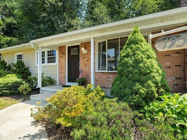 house with 2 bedroom, Chicopee MA DS104237609