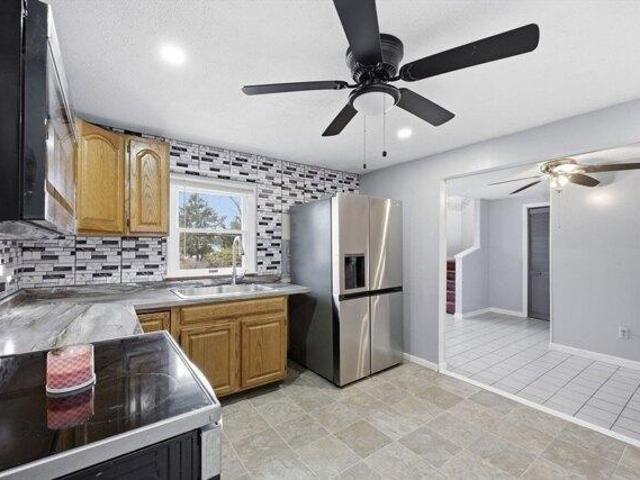house with 2 bedroom, Chicopee MA ES102860607
