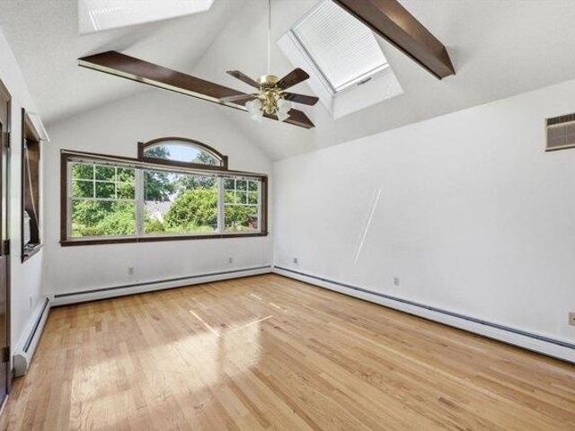 house with 2 bedroom, Chicopee MA ES105061375