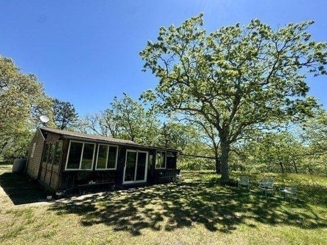 house with 2 bedroom, Chilmark MA DS103886300