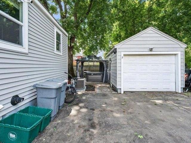 house with 2 bedroom, Concord NH ES104332114