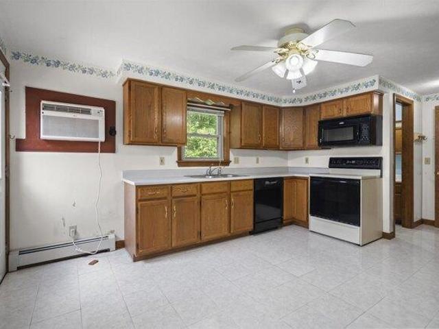 house with 2 bedroom, Concord NH ES105094655