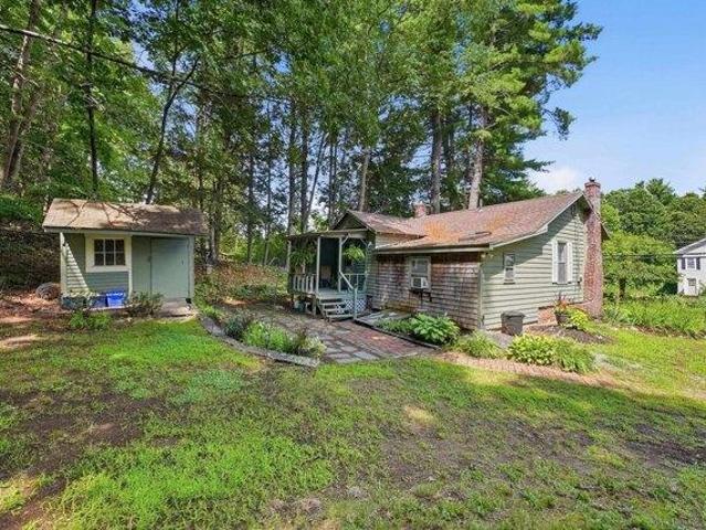 house with 2 bedroom, Concord NH ES105144574