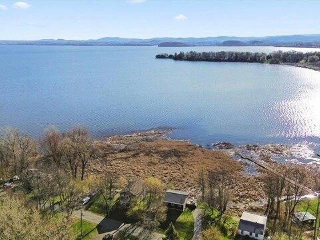 house with 2 bedroom, Colchester VT DS102824750
