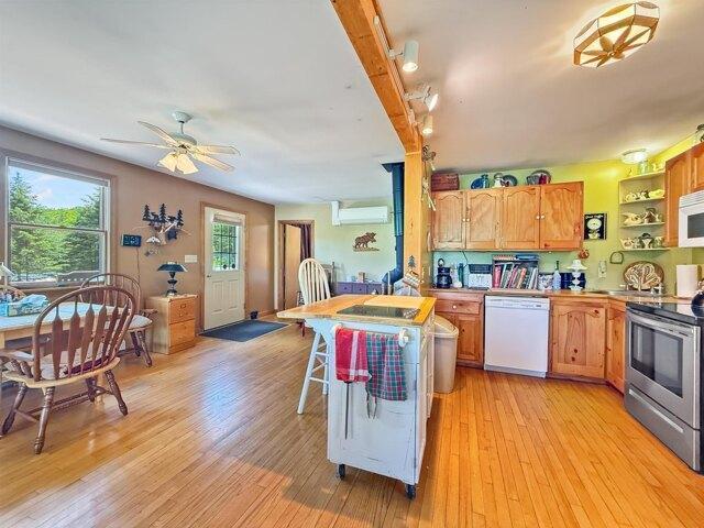 house with 2 bedroom, Colebrook NH DS104045186