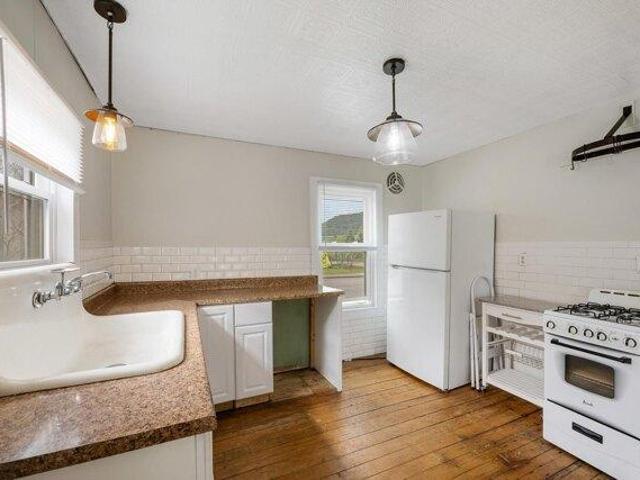 house with 2 bedroom, Colebrook NH ES103496601