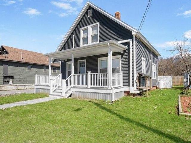 house with 2 bedroom, Colebrook NH ES105516601