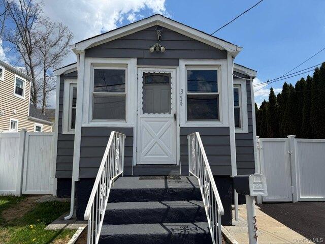 house with 2 bedroom, Copiague NY DS103603351