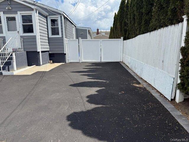 house with 2 bedroom, Copiague NY ES103603351