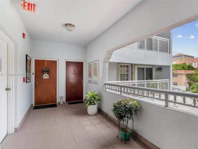 house with 2 bedroom, Coral Gables FL FL DLS102659673