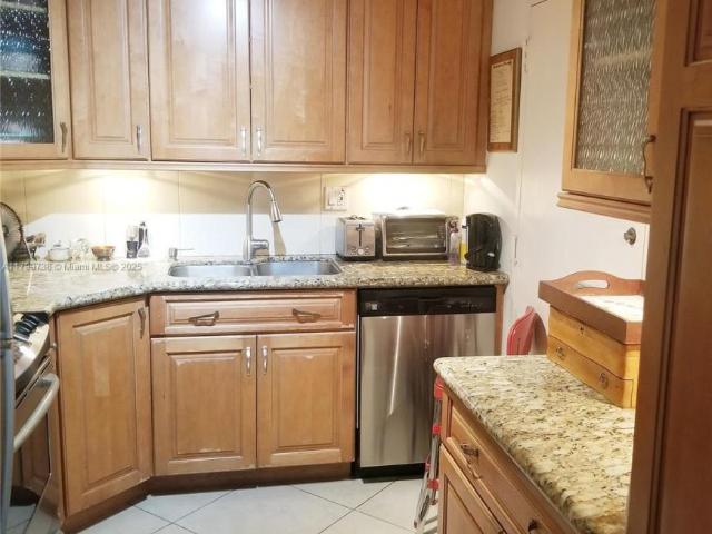 house with 2 bedroom, Coral Gables FL FL DLS102659945