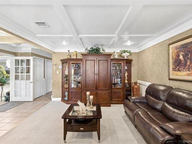 house with 2 bedroom, Coram NY ES103625314