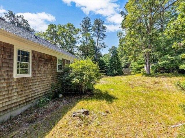 house with 2 bedroom, Cotuit MA ES105108529