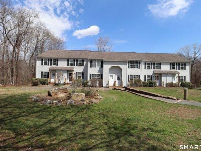 house with 2 bedroom, Coventry CT DLS102216698