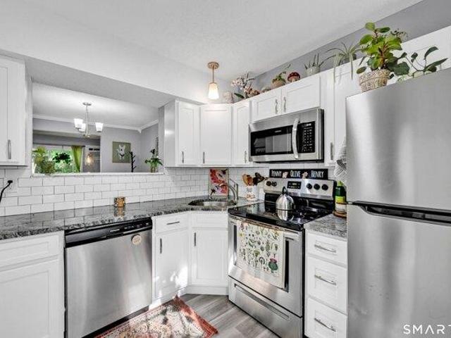 house with 2 bedroom, Coventry CT DS104410124