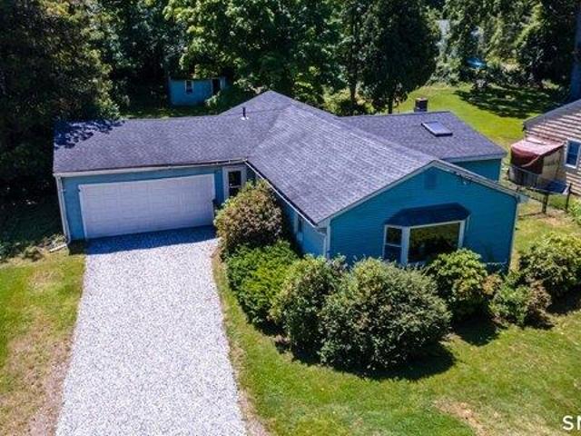 house with 2 bedroom, Coventry CT ES103437685