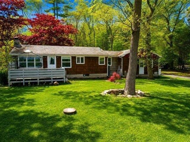 house with 2 bedroom, Coventry RI ES103251360