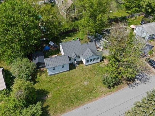 house with 2 bedroom, Claremont NH ES105114816